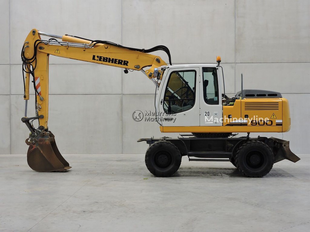 Liebherr A900C bager točkaš