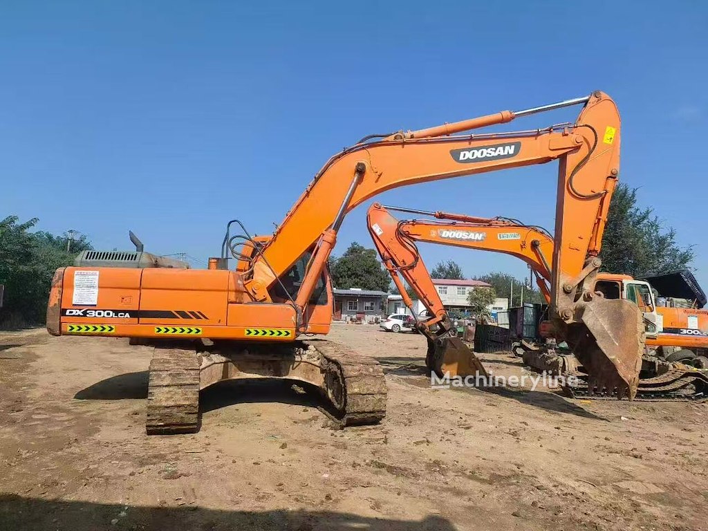 Doosan DX300LCA bager guseničar