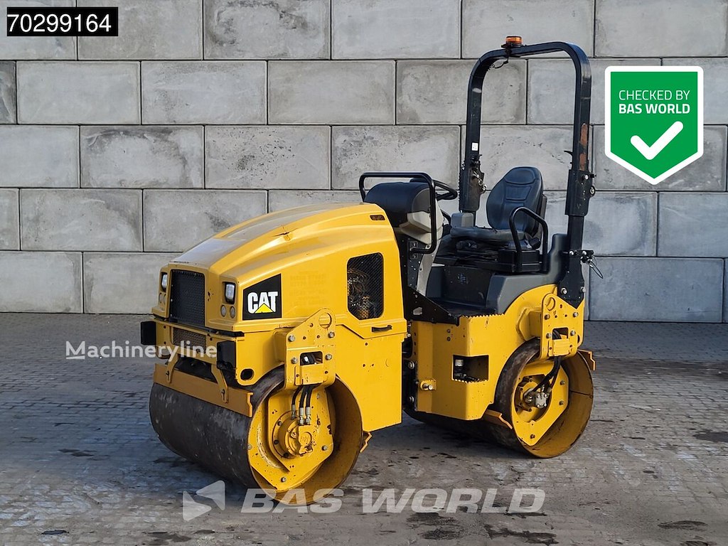 Caterpillar CB2.7 valjak za asfalt