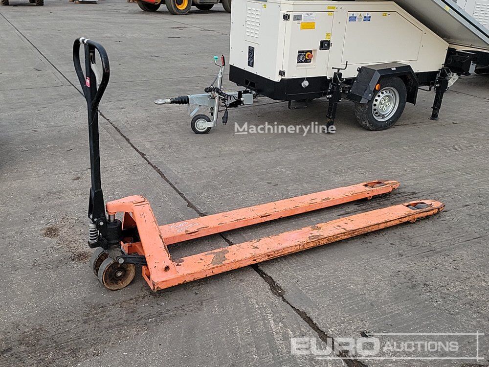 Prodaje se Manual Pallet Truck kašiku za prednje utovarivač na aukciji