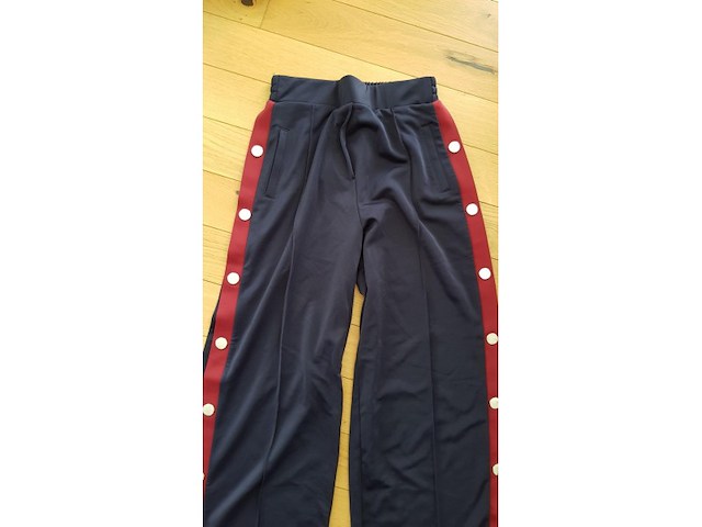 BERSHKA  ženske pantalone  vel.S   *NOVO