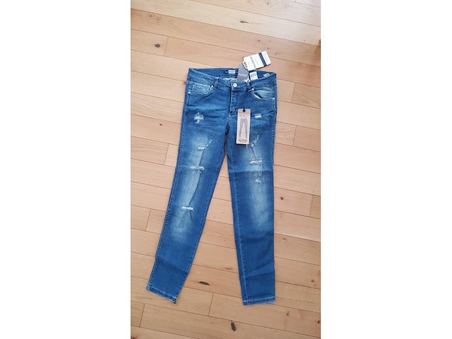 PULLandBEAR  ženske farmerice vel.40  *NOVO