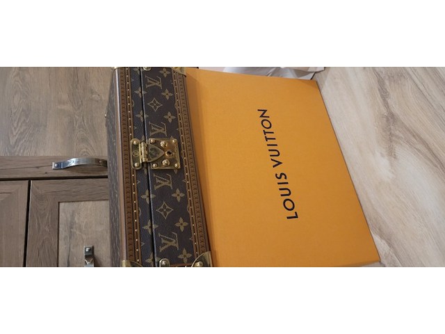 **Louis Vuitton kofer za satove**