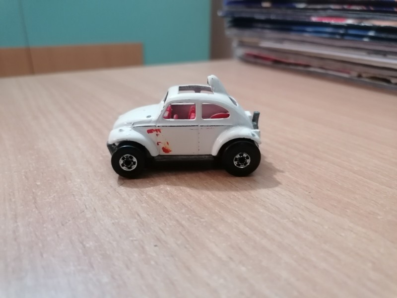 HOT WHEELS -WHITE BAJA BUG