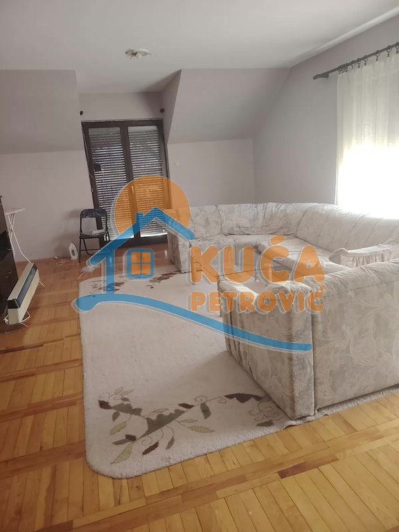 četvorosoban stan, 150 m2, Crveni Pevac, Dragiše Cvetkovića ID: i-015200