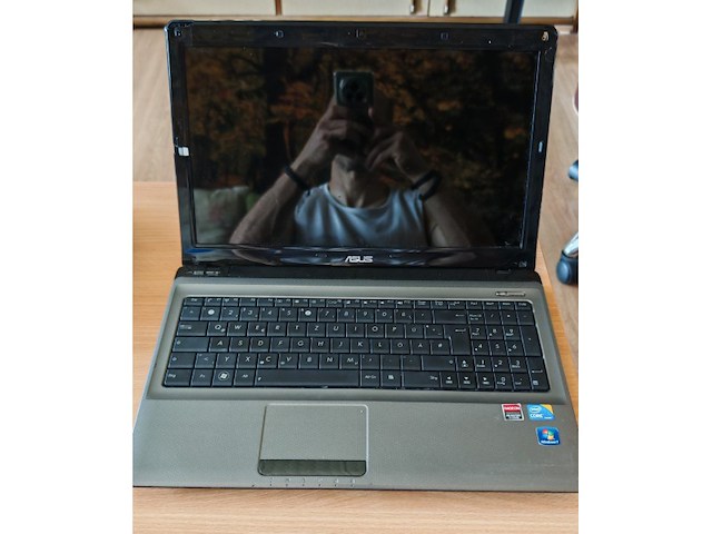 ASUS A52J ekran