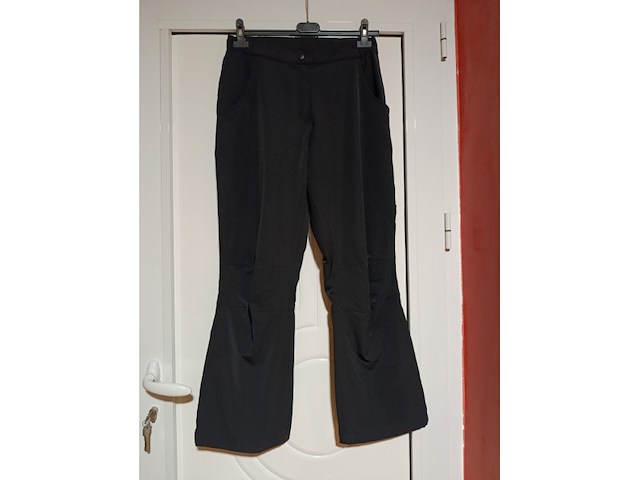 CRANE crne pantalone