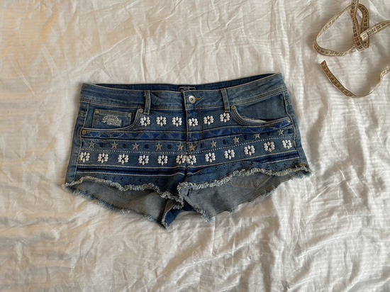 SUPERDRY HOT PANTS M/L kao nov sorts