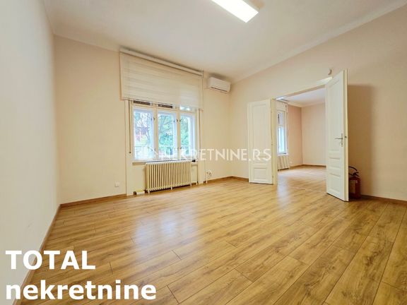 LOKAL NOVI SAD, 800€