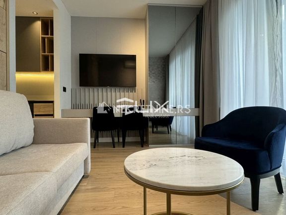 BW Simfonija - garsonjera sa garažnim mestom