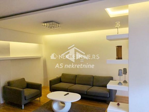 Novi Beograd, Blok 37, 4.0 stan, 100m2, 1000 EUR