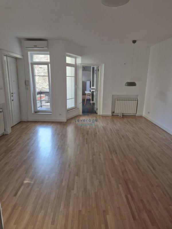 Cara Dušana, Četvorosoban stan za izdavanje, 100m2, 1.400€