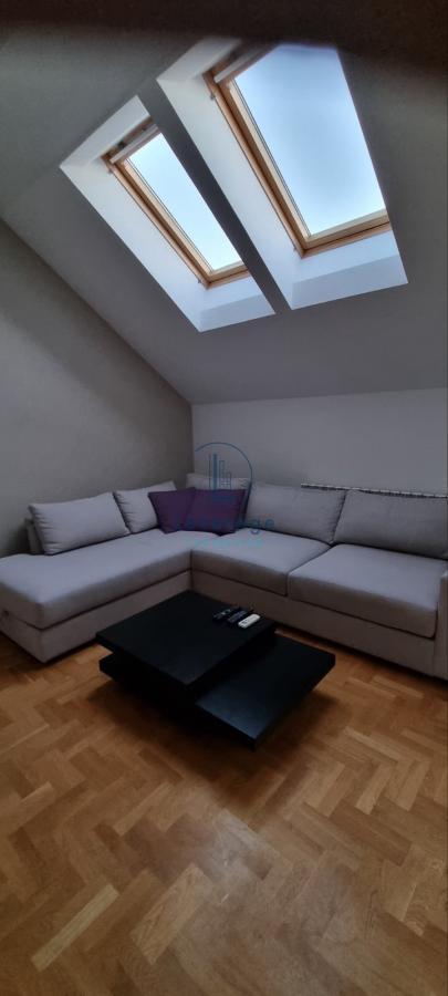 Sazonova, Jednoiposoban stan za izdavanje, 46m2, 800€