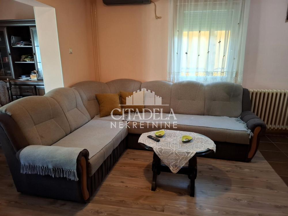 Sremskih partizana, Kuća na prodaju, 225m2, 351.000€