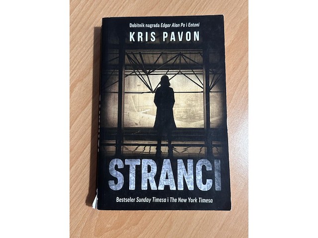 Stranci - Kris Pavon