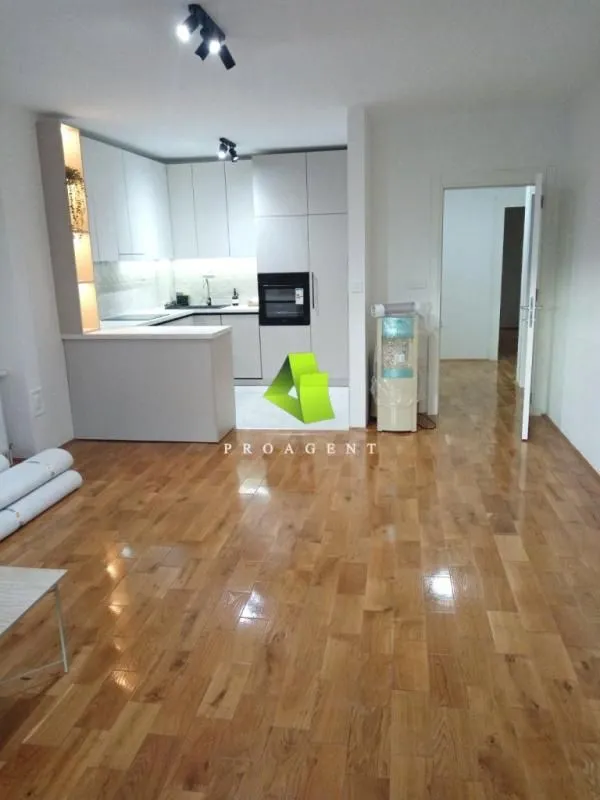Izdavanje, poslovni prostor, 93m², Medijana, Niš