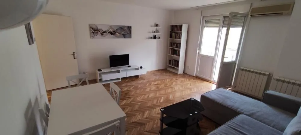 Izdavanje, dvosoban stan, 51m², Stari Grad, Beograd