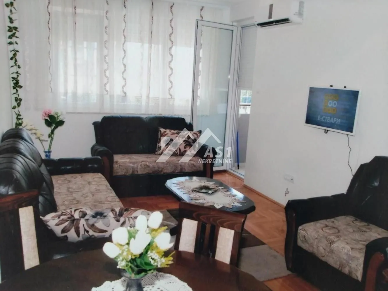 Izdavanje, jednosoban stan, 38m², Centar, Novi Sad
