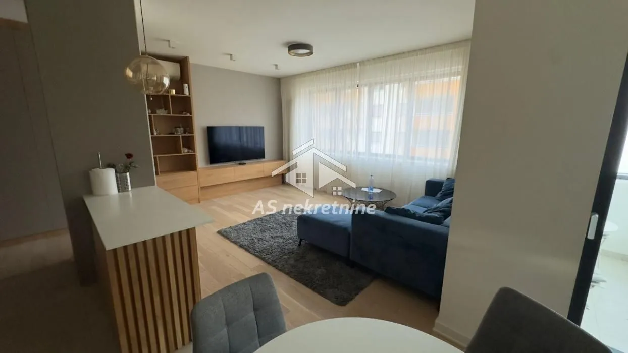 Izdavanje, trosoban stan, 86m², Novi Beograd Blok 67, Novi Beograd Sve Podlokacije