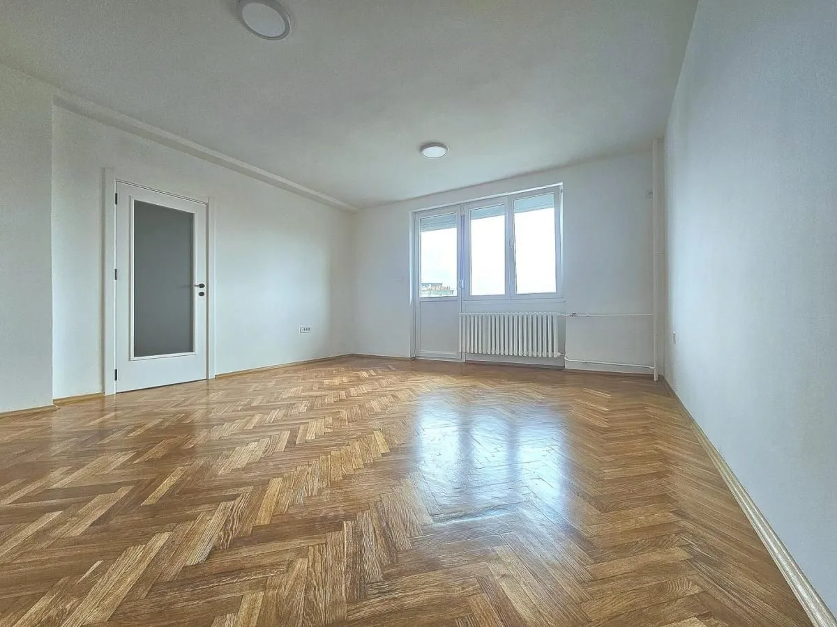 Prodaja, trosoban stan, 64m², Bulevar Oslobodjenja, Novi Sad Sve Podlokacije