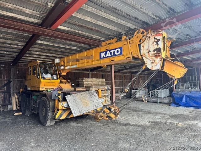 Dizalica na celom terenu
Kato KR-20 Mobile Crane