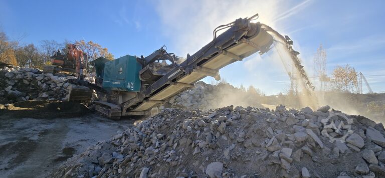 Mobilna čeljusna drobilica na gusenicama
Powerscreen Premiertrak 400 jaw crusher