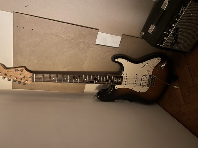 Fender Squire gitara