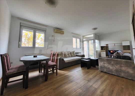 Prodaja stan 62 m²,uknjizen,namesten,stara gradnja