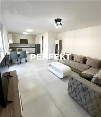Centar, duplex 105m2 nov namešten