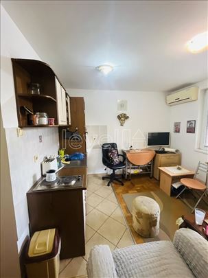 Stan,Novi Sad,Bulevar Evrope,kv: 27.00, € 80000, I
