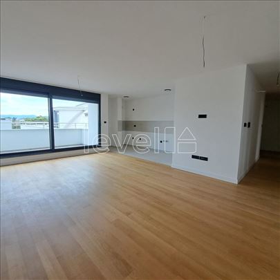 Stan,Novi Sad,Centar,kv: 150.00, € 455000, ID: 100