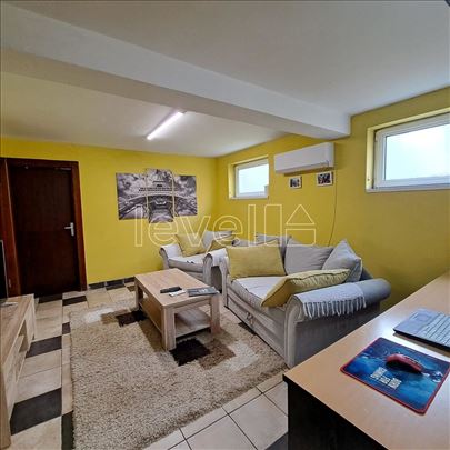 Stan,Novi Sad,Cara Dušana,kv: 68.00, € 119000, ID: