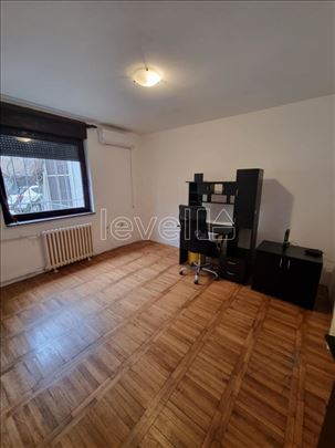 Stan,Novi Sad,Centar,kv: 26.00, € 103000, ID: 1000