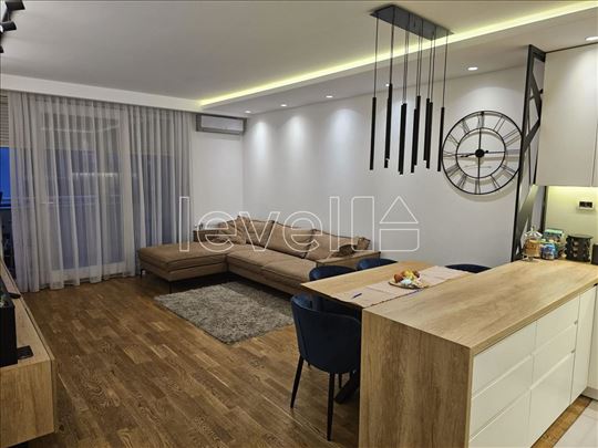 Stan,Novi Sad,Sajam,kv: 89.00, € 245000, ID: 10005