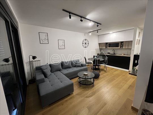Stan,Novi Sad,Širi Centar,kv: 48.00, € 180000, ID: