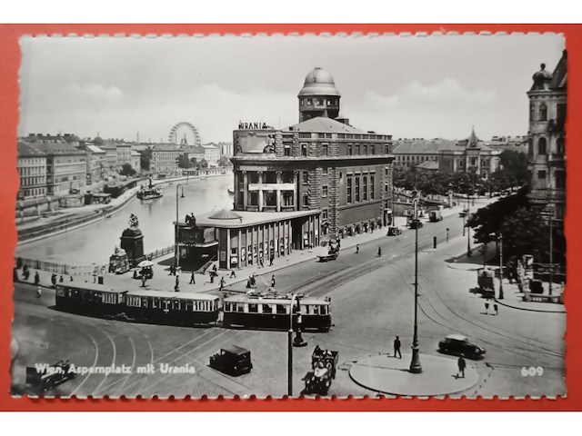 WIEN,ASPERNPLATZ MIT URANIA - POST CARD