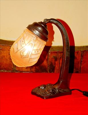 Art Deco lampa, REZERVISANA