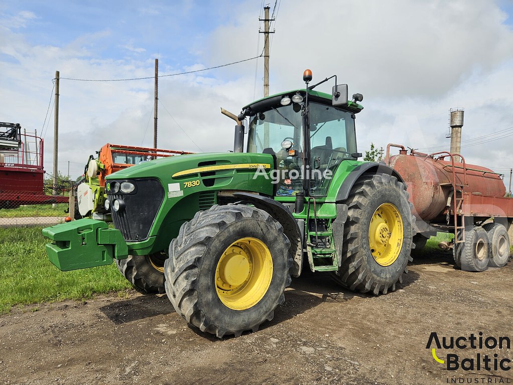 Prodaje se John Deere 7830 traktor točkaš na aukciji
