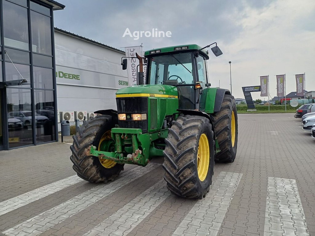 John Deere 7710 traktor točkaš