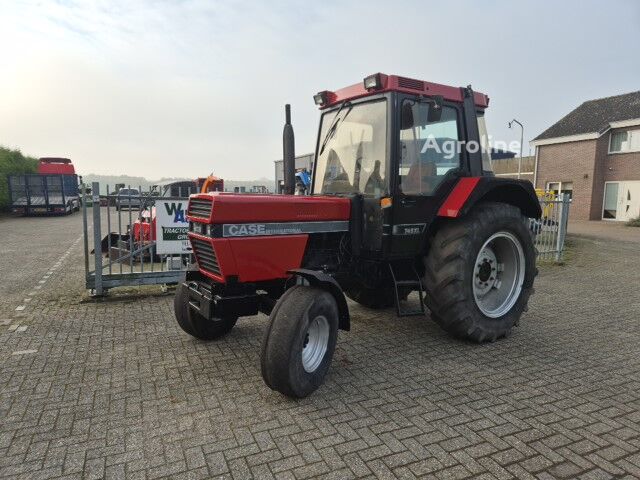 Case IH 745 XL traktor točkaš