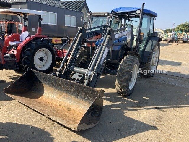 New Holland TRACTOR(NEW HOLLAND) traktor točkaš