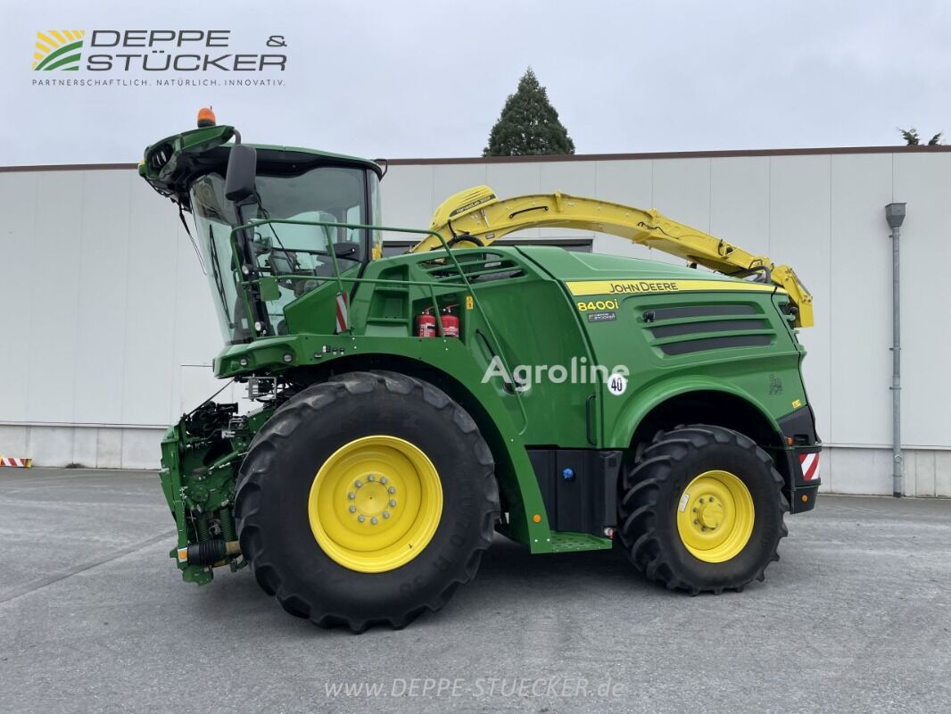 John Deere 8400 mit Kemper 360 Plus krmni kombajn