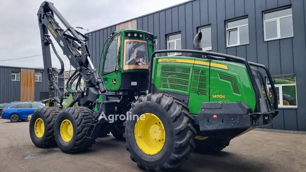 John Deere 1470 G harvester