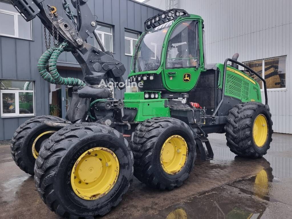 John Deere 1270 G harvester