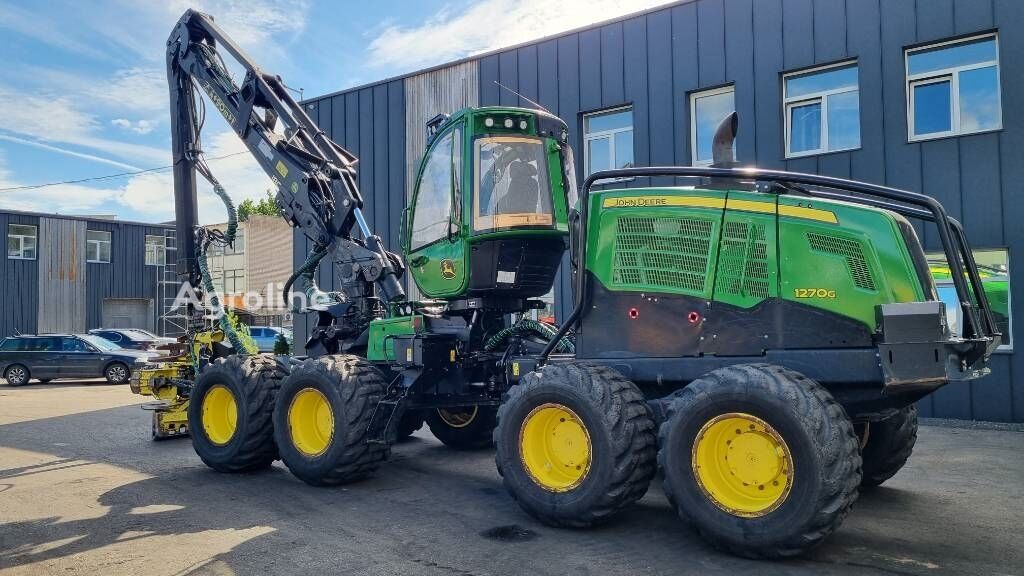 John Deere 1270 G harvester