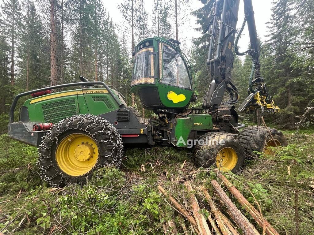 John Deere 1170 G harvester