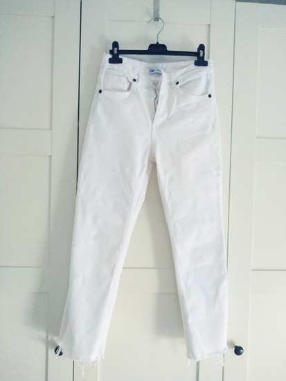 ZARA Cropped Jeans Sniženo 399 din