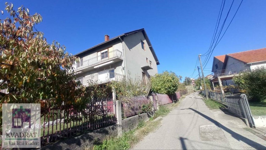 Vertikala kuće 240 m2, plac 3, 86 ari, Barič, Obrenovac - 55.000€
