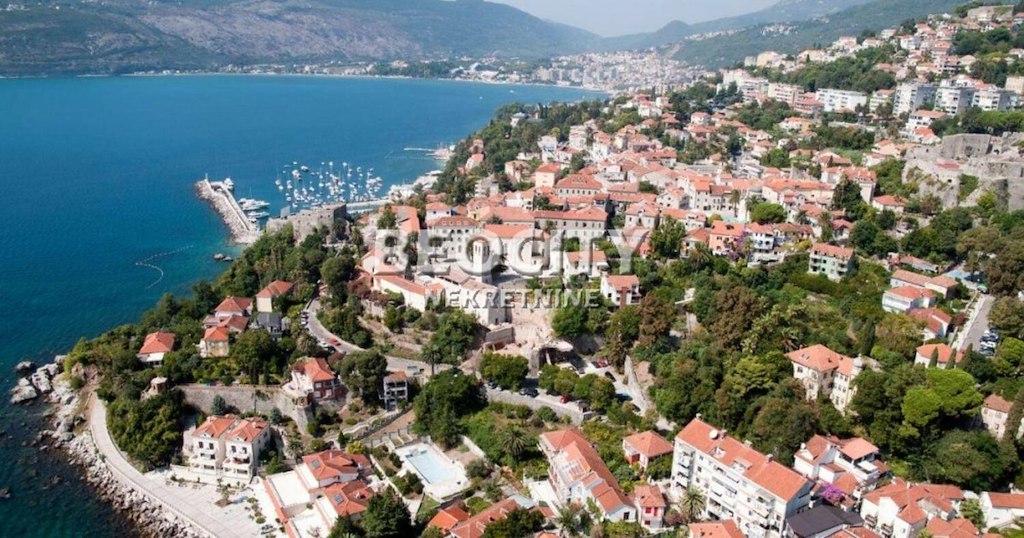 Herceg Novi, Topla, Njegoševa, 7a, 1500000EUR