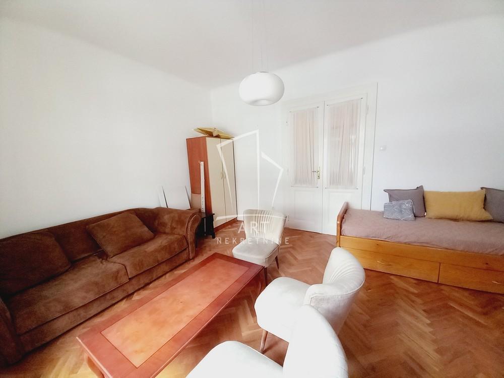 Vračar, Resavska, sa parking mestom, pet friendly ID#12895 800 €